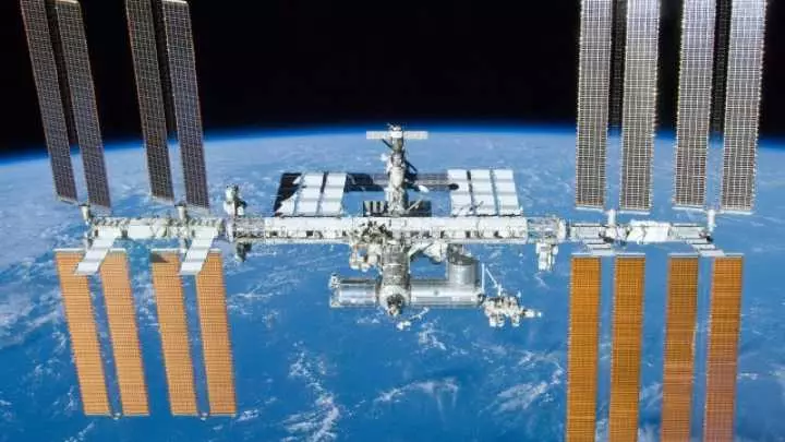 Kodi International Space Station Imapindula Motani ndi Dziko Lapansi?