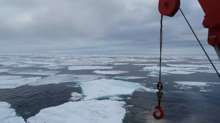 Ngwakọta ụlọ PFAS nke 'echekwabara' achọtara na mmiri mmiri Arctic maka oge izizi