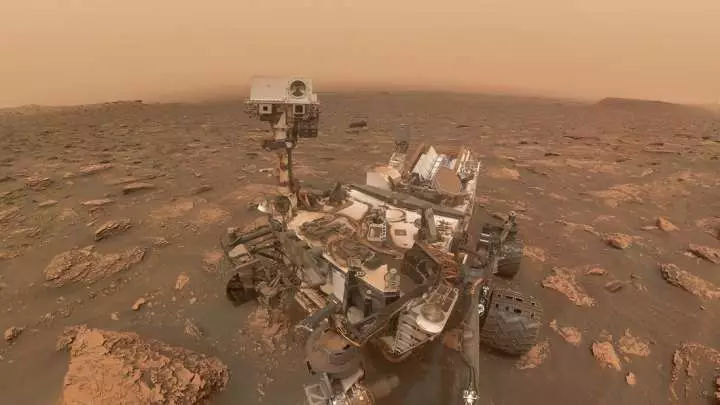 Нават пасярод пыльнай буры Curiosity ўдалося зрабіць выдатнае сэлфі