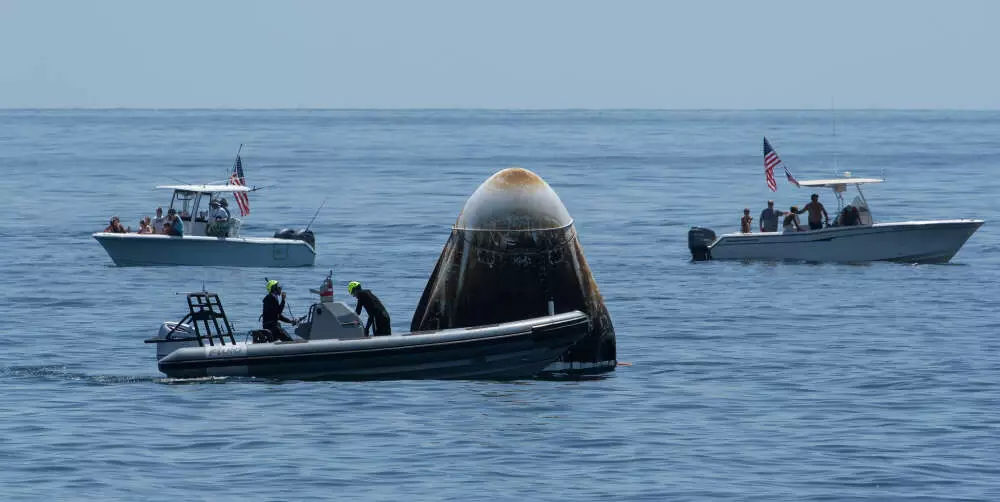 NASA, SpaceX Di 45 Salan de Bi Yekem Astronot Splashdown Di Karsaziya DYE de Dîrokê Dikin 1506_2