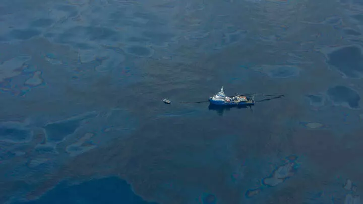 A luz solar puido eliminar ata o 17 por cento do petróleo do desastre do Deepwater Horizon
