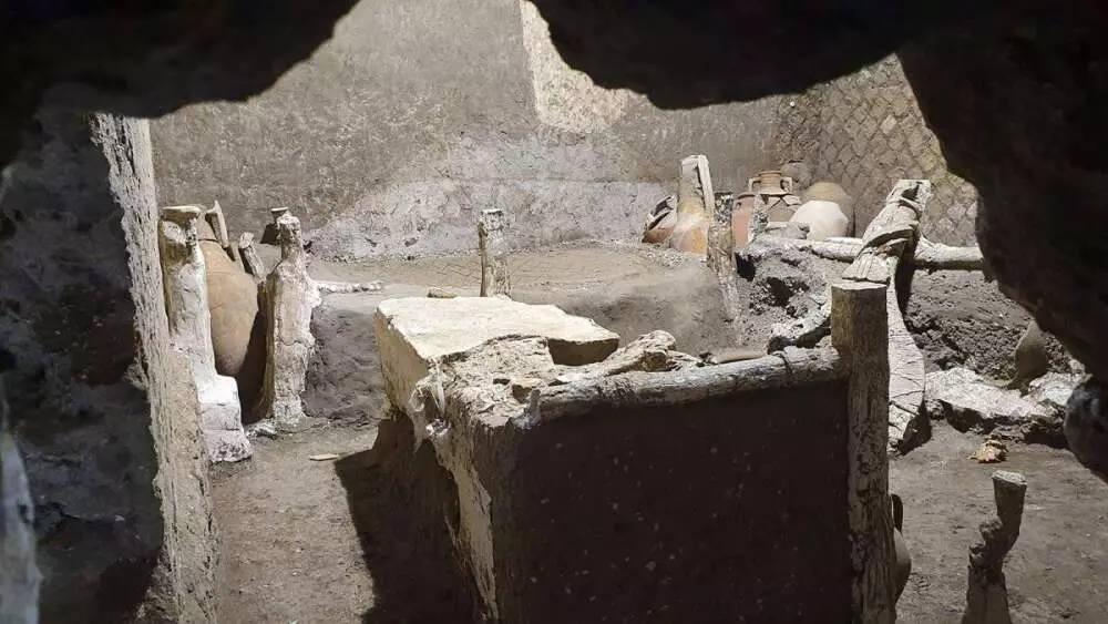 Bairros de escravos romanos incrivelmente bem preservados são desenterrados em Pompeia 1761_2