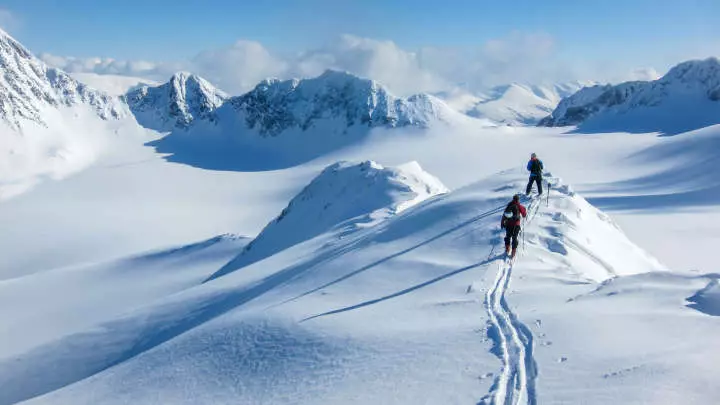 Izibazi Zasendulo Zokuqhuma Kwe-Methane Ezitholakala E-Canadian Arctic