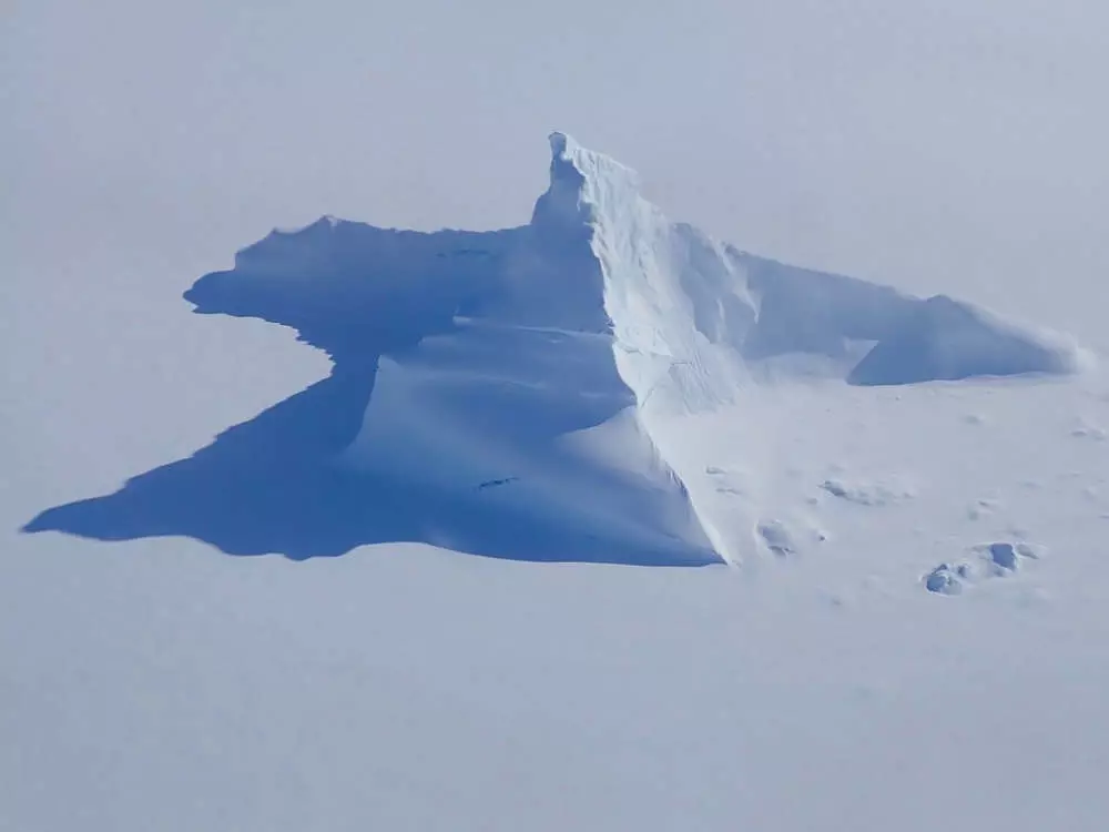 Las tomas aéreas de la NASA del Ártico primaveral son asombrosamente espectaculares 2140_2