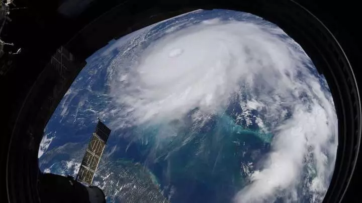 O le 2020's Atlantic Hurricane Vaitau ua Avea ma Faamaumauga-Smasher