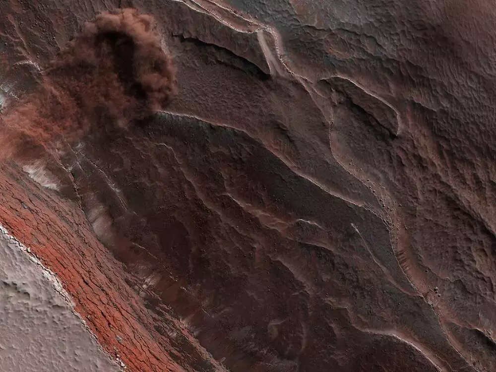 Mars Reconnaissance Orbiter ၏ 15 နှစ်မြောက်အထိမ်းအမှတ်အဖြစ် NASA မှလှပသောရုပ်ပုံများထုတ်ပြန်ခဲ့သည် 2632_1