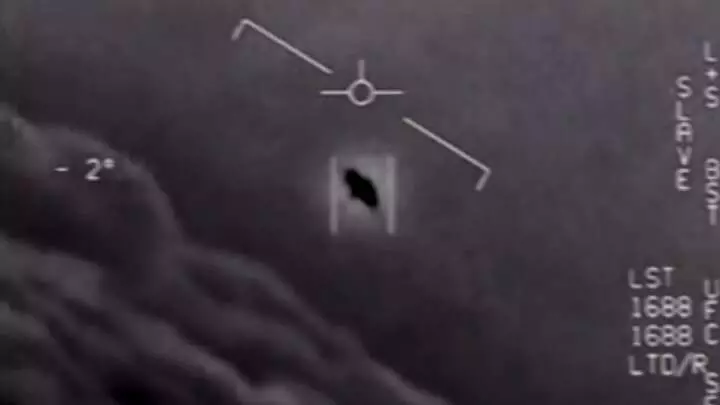 UFOs वर एक अत्यंत अपेक्षित अहवाल प्रसिद्ध होणार आहे