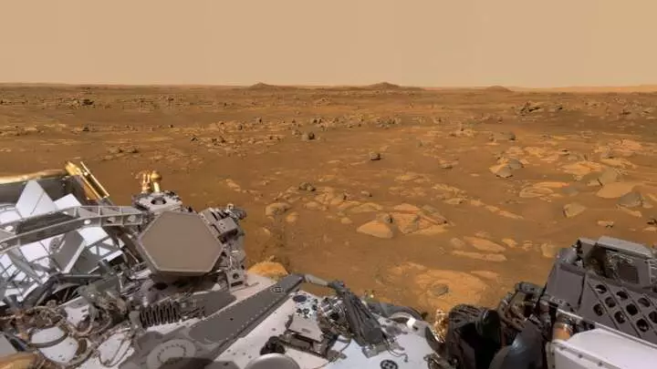 د استقامت لومړی 360 ° پینوراما د غږ سره تاسو ته دا احساس درکوي چې تاسو په مریخ کې یاست