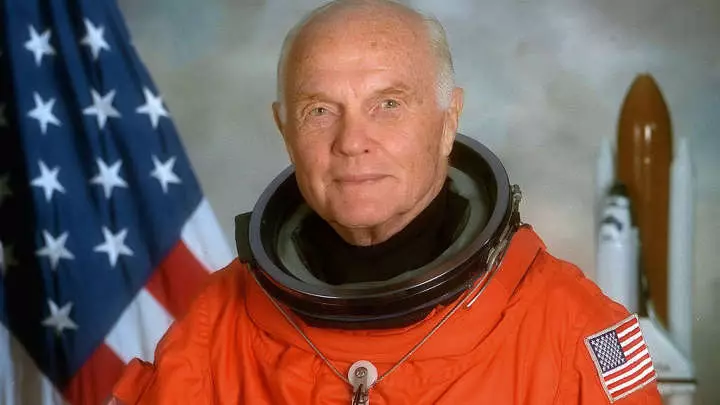 John Glenn, Orang Amerika Pertama yang Mengorbit Bumi, Meninggal Pada Usia 95