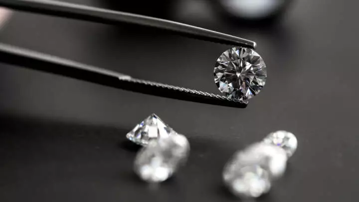 O diamante é sintetizado à temperatura ambiente pela primeira vez
