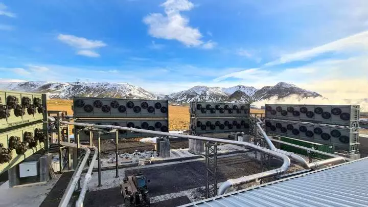 Дөньядагы иң зур углерод тоту заводы Исландиядә кабызылды