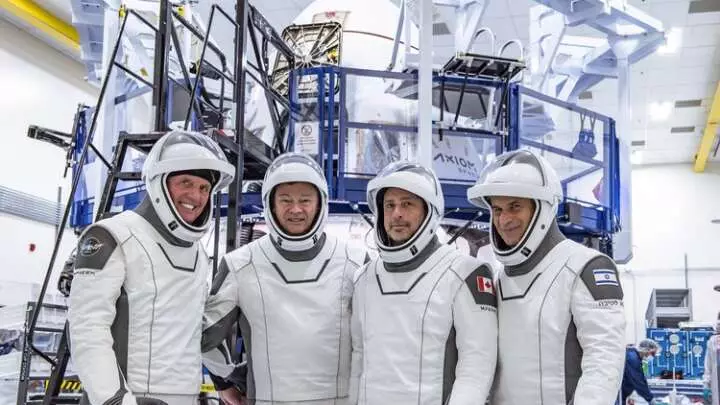 Éischt Weltraumtourismus Rees op ISS lancéiert haut. Hei ass wéi Dir kuckt