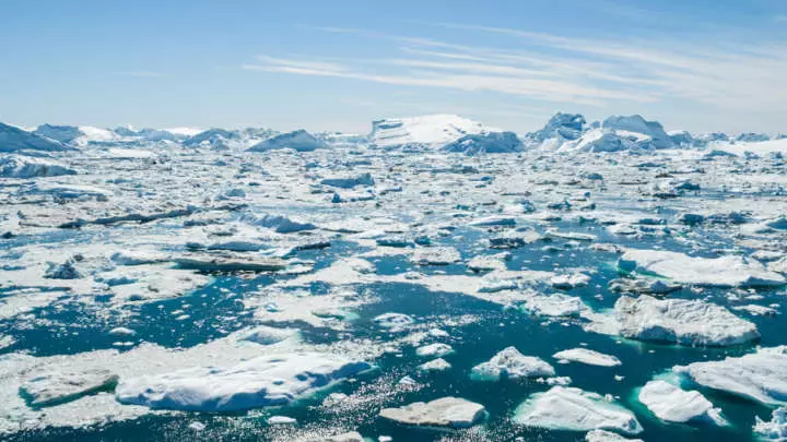 Rociar pequeñas cuentas de vidrio sobre el hielo del Ártico para evitar que se derrita puede ser una idea radical, pero no es una locura