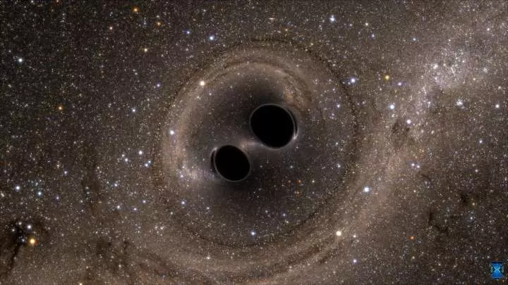 Litsebi tsa linaleli li Fumane Khokahano e Kholo ka ho Fetisisa ea Black Hole