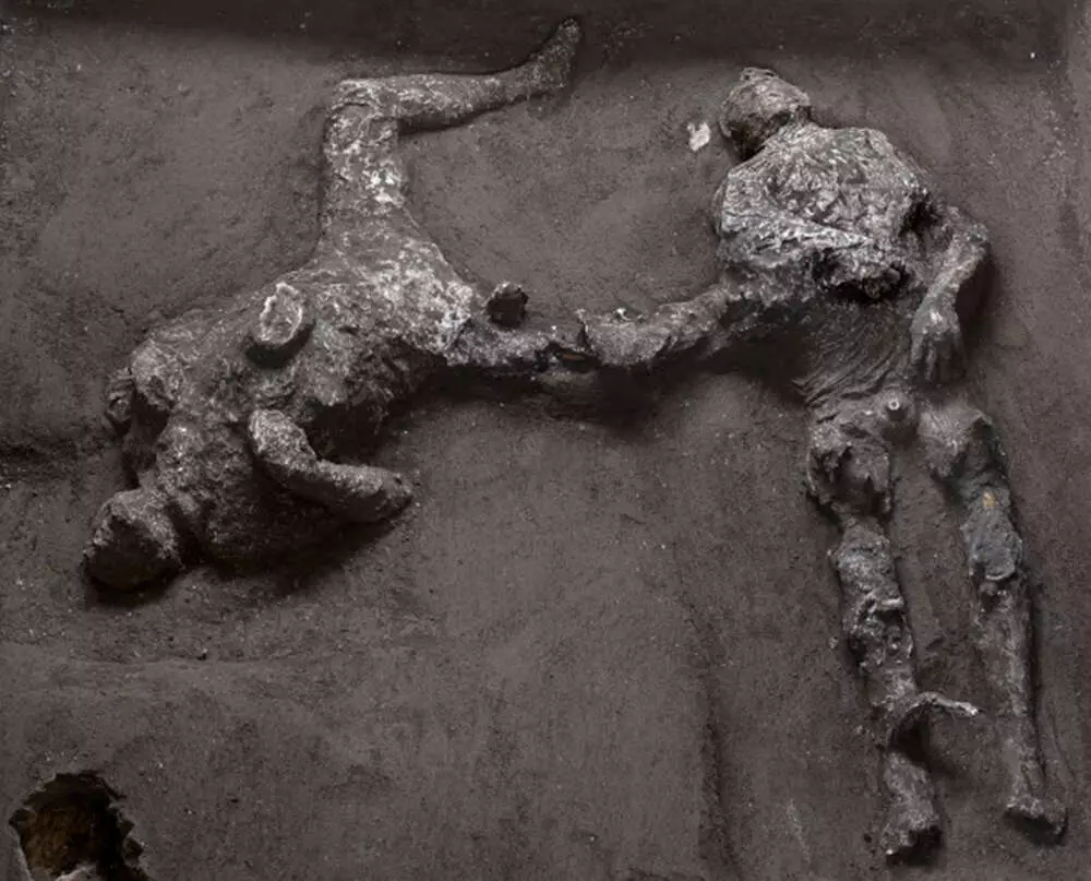 Încă două victime ale morților inimaginabile de la Pompeii descoperite în Cryptoporticus 3088_1