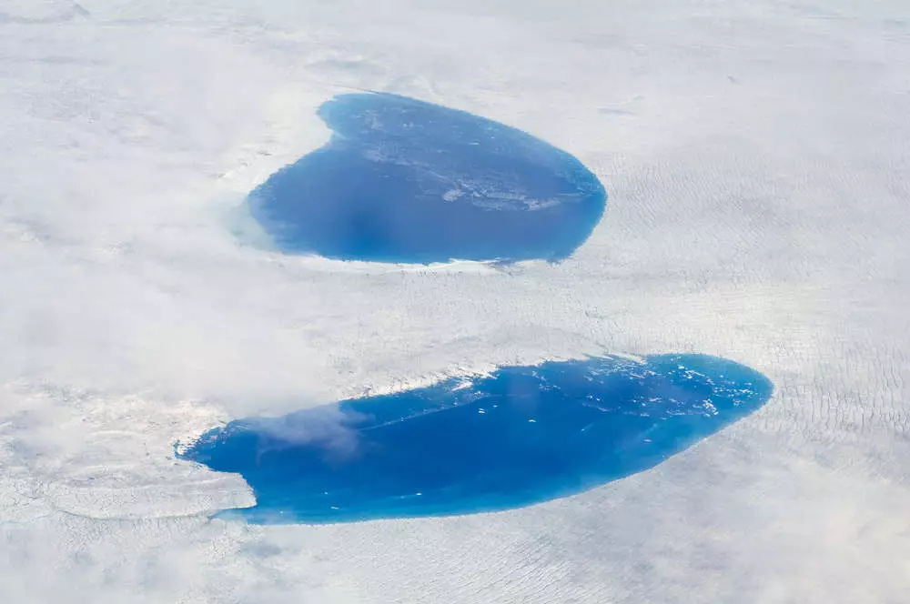 بیش از 65000 دریاچه آب ذوب شده در ورقه یخی شرقی قطب جنوب که زمانی پایدار بود 3132_1