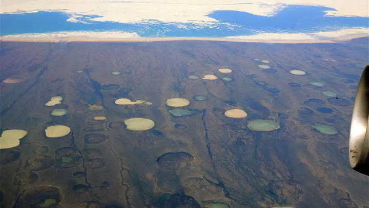 カナダの永久凍土層は予想より70年早く解凍しています