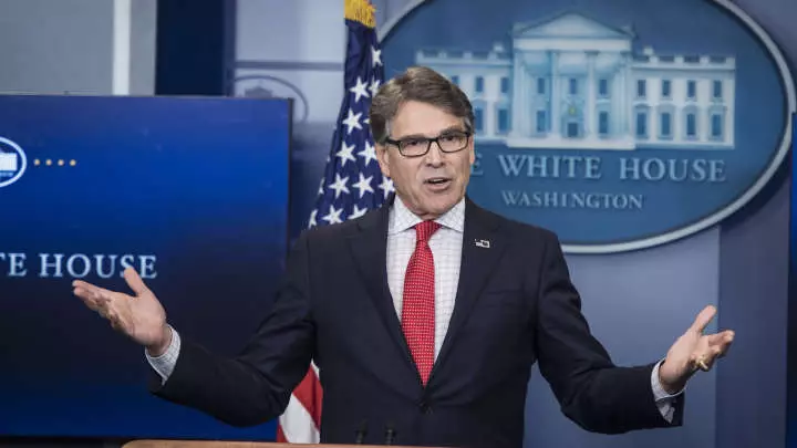 Orkumálaráðherrann Rick Perry gerir gríðarleg mistök í heimsókn í kolavirkjun