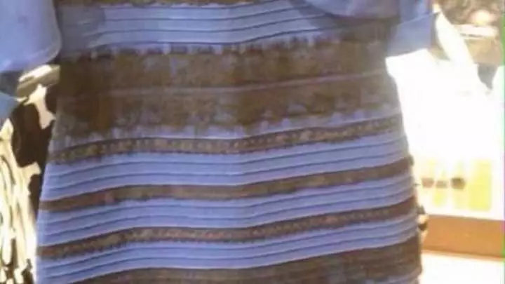 علم لماذا يبدو هذا الفستان بألوان مختلفة لأشخاص مختلفين