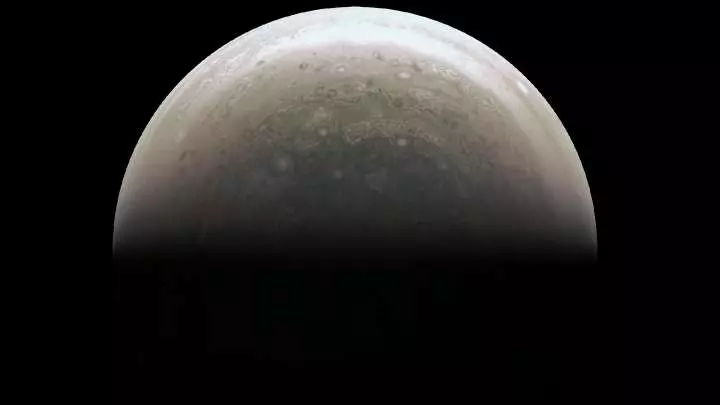 NASA manøvrerer Juno-romfartøyet for å unngå uvanlig død