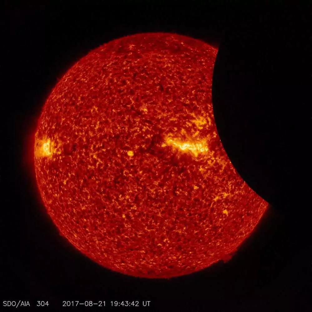 cov ntsiab lus-1503402187-solar-dynamics-oberva