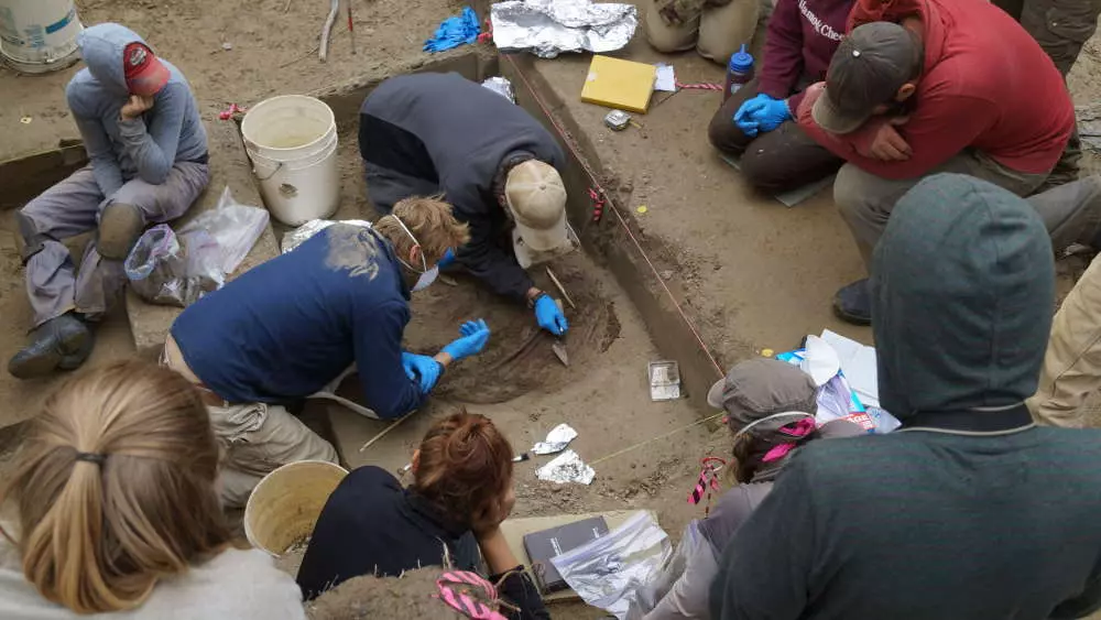 DNA od starożytnego dziecka sugeruje, że wszystkich rdzennych Amerykanów można prześledzić z powrotem do jednej założycielskiej populacji 3868_1