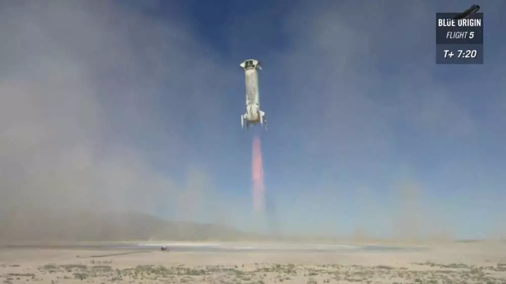 Blue Origin testa con successo il sistema di fuga dell'equipaggio in un passo importante verso i turisti spaziali volanti 4052_3