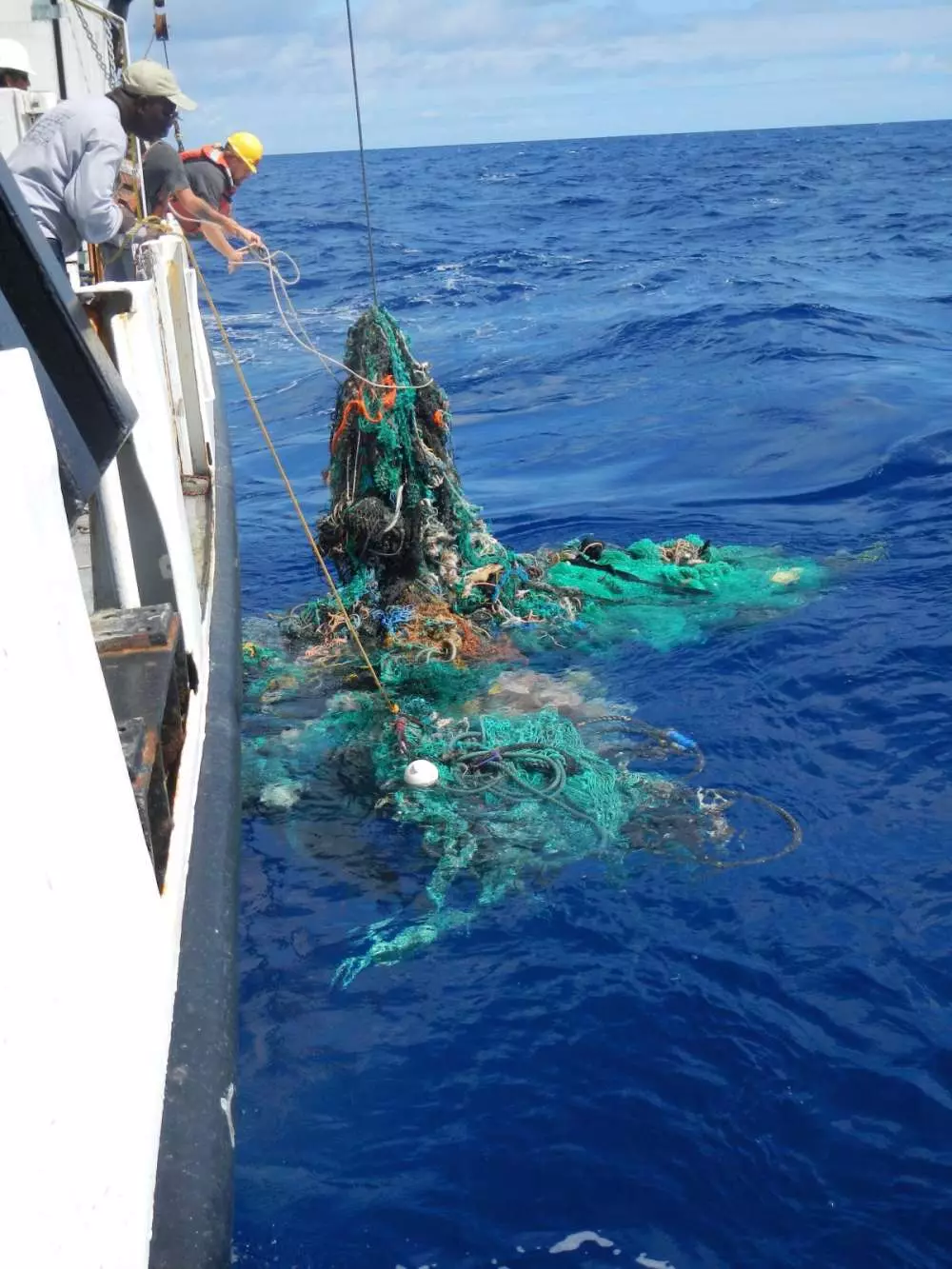 Il gigantesco vortice di immondizia nell'Oceano Pacifico è più grande del doppio del Texas: ecco come appare 4144_9