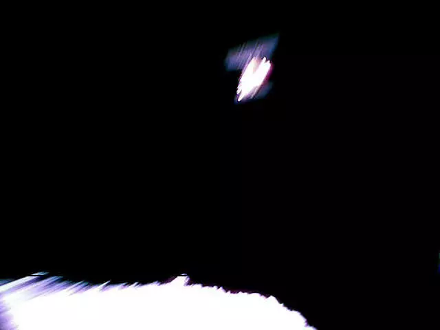 Tai yra pirmieji vaizdai, padaryti ant asteroido paviršiaus 4186_1