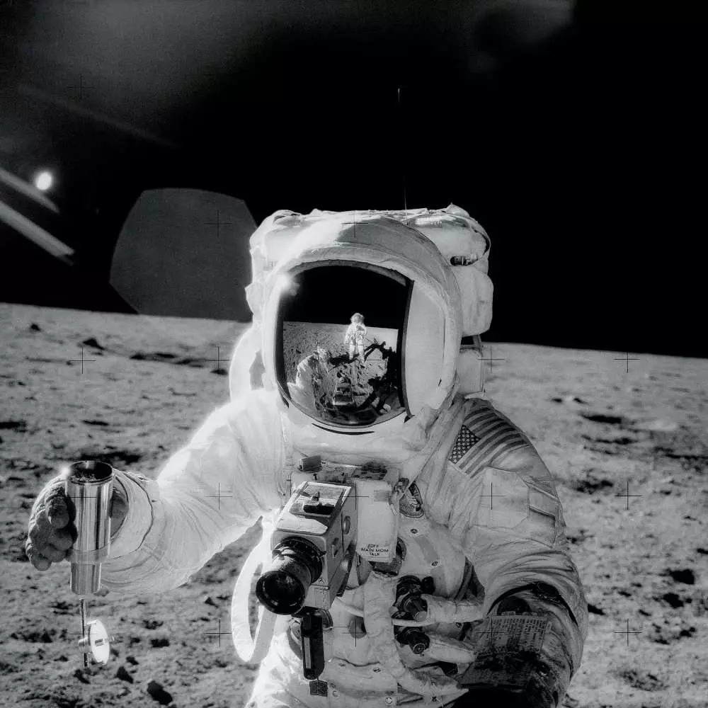 Morre aos 86 anos o astronauta do Apolo 12 Alan Bean, a cuarta persoa que camiña na Lúa 4659_2