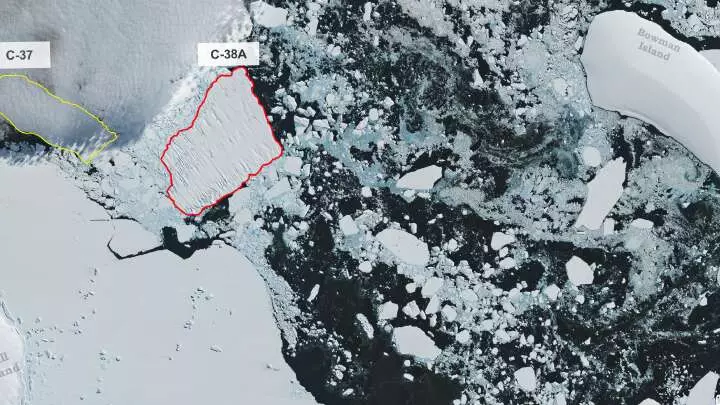 此前穩定的南極東部冰架在最近的熱浪後坍塌