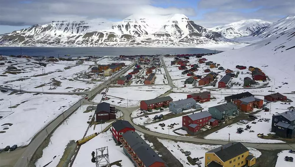 1950 देखि, यो आर्कटिक शहर Longyearbyen मा मर्न अवैध छ 5368_1
