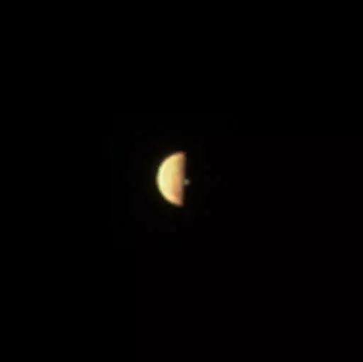 朱諾在木星的月球木衛一上拍攝了令人難以置信的火山羽狀圖像 5518_2