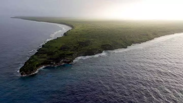 تم تعيين "الجزيرة الأكثر تلوثًا في العالم" في المكان الخطأ ، وفقًا للبحرية الملكية البريطانية