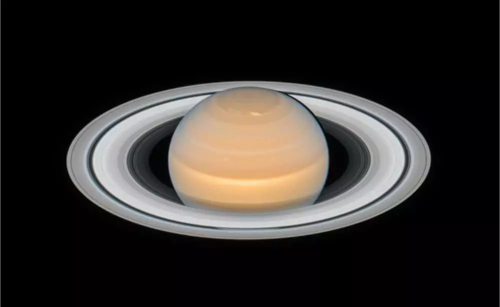 Hubble wepụrụ ụfọdụ onyonyo mara mma nke Mars na Saturn 6278_1