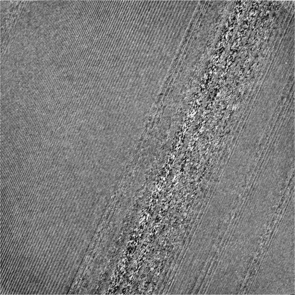 Undersikers hawwe eigenaardige struktueren ûntdutsen yn 'e ringen fan Saturnus 6281_1