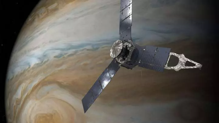 NASAのJuno宇宙船の問題により、木星の現在の軌道にとどまる