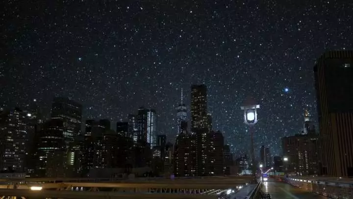 Dëst ass wat den Himmel vun New York ausgesäit ouni all Verschmotzung