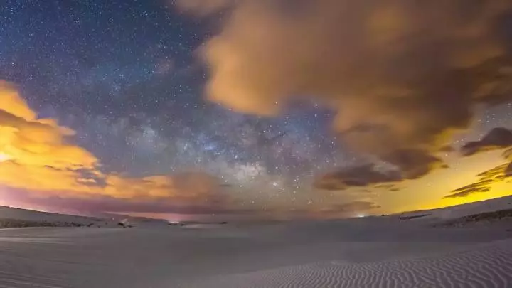 Farin Sand dunes na New Mexico Wuri ne mai ban mamaki da ban mamaki