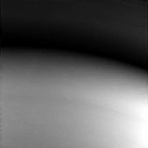 卡西尼号刚刚发回了最后一张土星照片，它们很壮观 7181_5