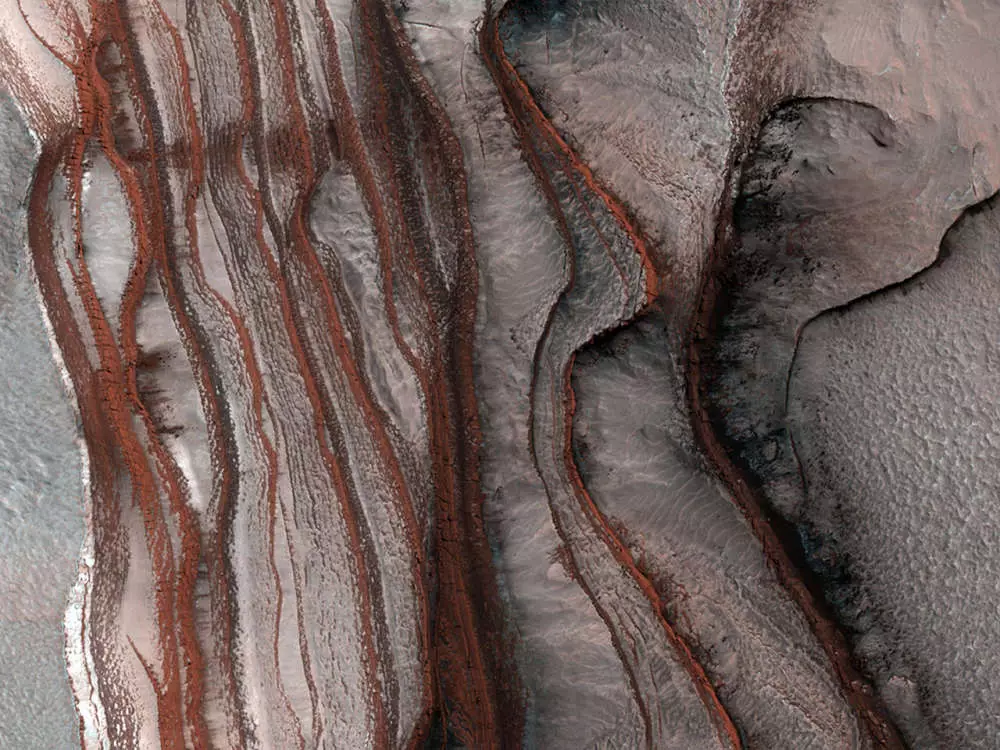 NASA Ta Kaddamar da Hotunan 3D Na Mummunan Halin Mars Da Kyawawan Tafsirin Polar Ice 7239_2