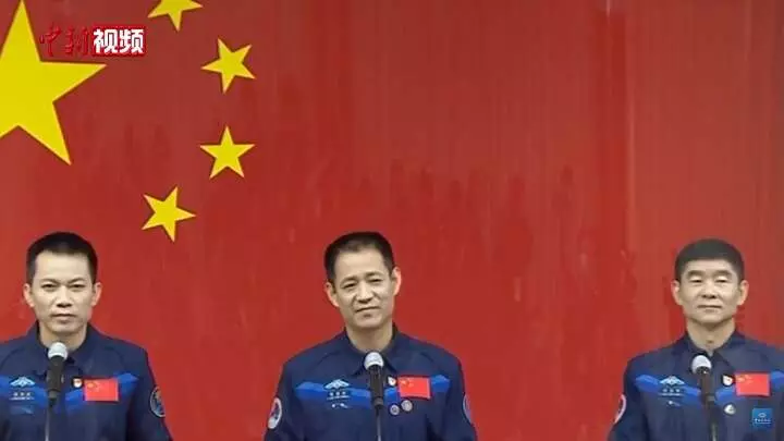 Traja taikonauti Shenzhou 12 sa vrátili na Zem