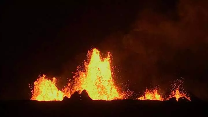 Виверження на Гаваях тепер викликає «завіси вогню». Отже, які вони в біса?
