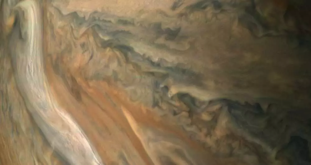 De lêste ôfbyldings fan Jupiter fan NASA's Juno Spacecraft binne serieus ongelooflijk 7768_10