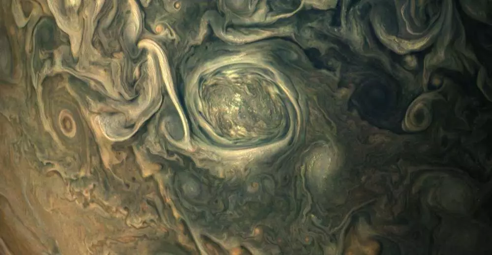 De lêste ôfbyldings fan Jupiter fan NASA's Juno Spacecraft binne serieus ongelooflijk 7768_14