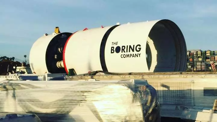 Elon Maskın tunellər qazmaq üçün istifadə etdiyi "Boring Company" maşınının ilk şəkilləri ortaya çıxdı