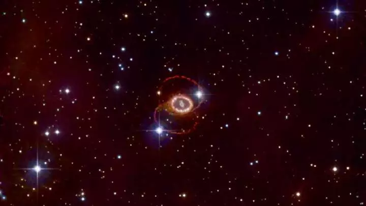 Olimlar Supernova ichida mutlaqo kutilmagan narsani topdilar