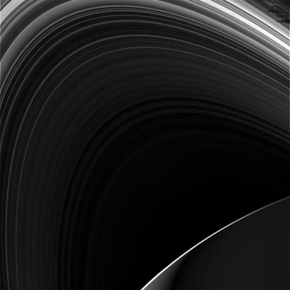 Cassini Nur Prenis Kelkajn Mirigajn Novajn Bildojn De la Ringoj de Saturno 7923_1