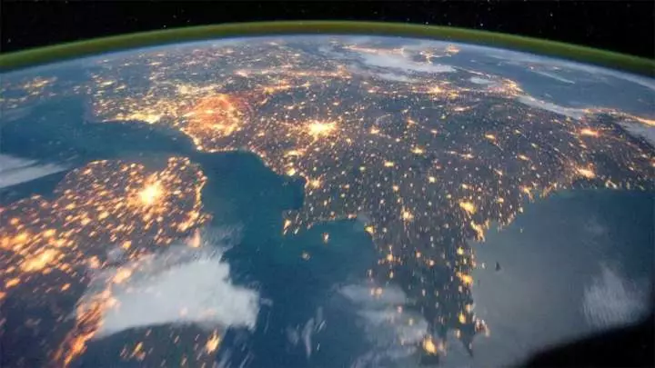 Reaalajas kaart võimaldab teil jälgida kontrollimatut Hiina kosmosejaama, kui see suundub Maa poole