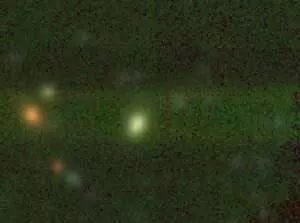 天文学家在 50 亿光年外探测到创纪录的太空激光